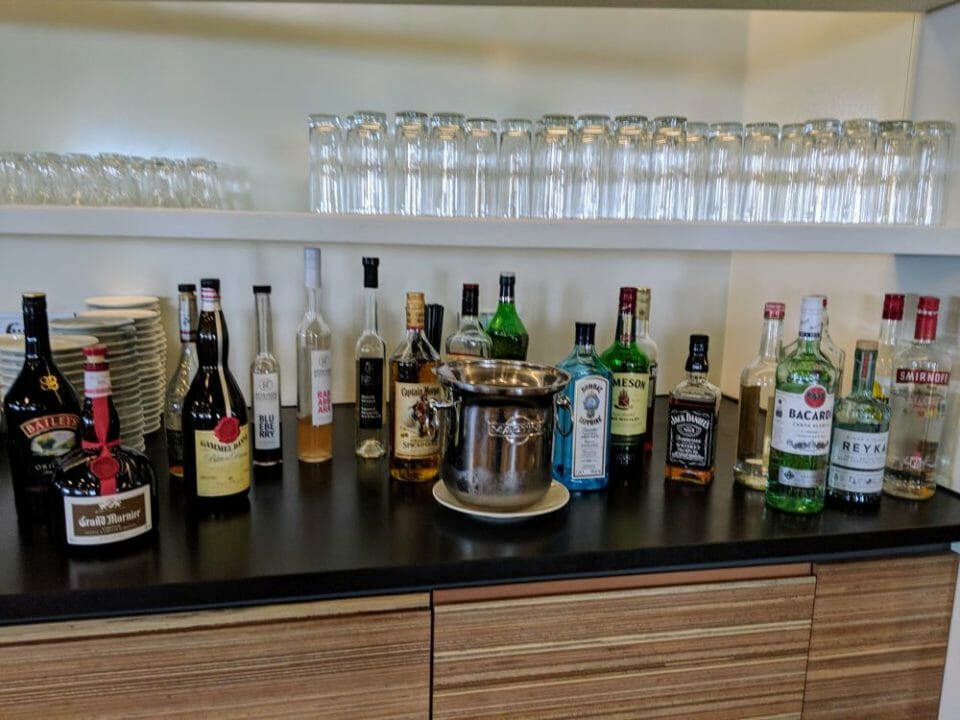 Review: Icelandair Business Class Lounge - Travel Codex