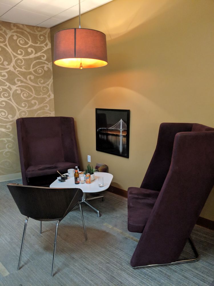 Review: Escape Lounge Oakland - Travel Codex