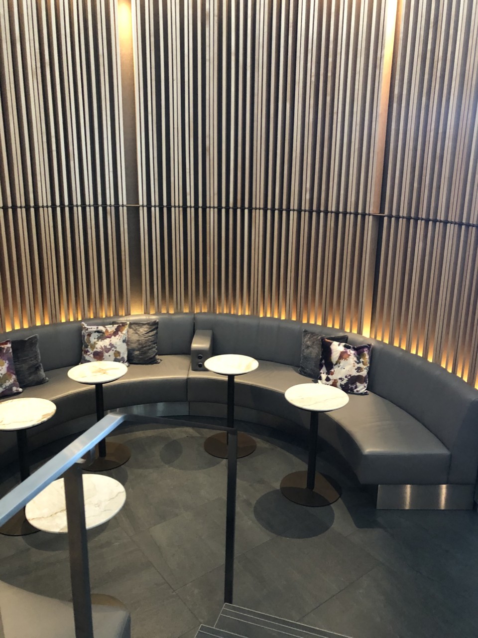 Review: Air Canada Signature Lounge, Toronto - Travel Codex