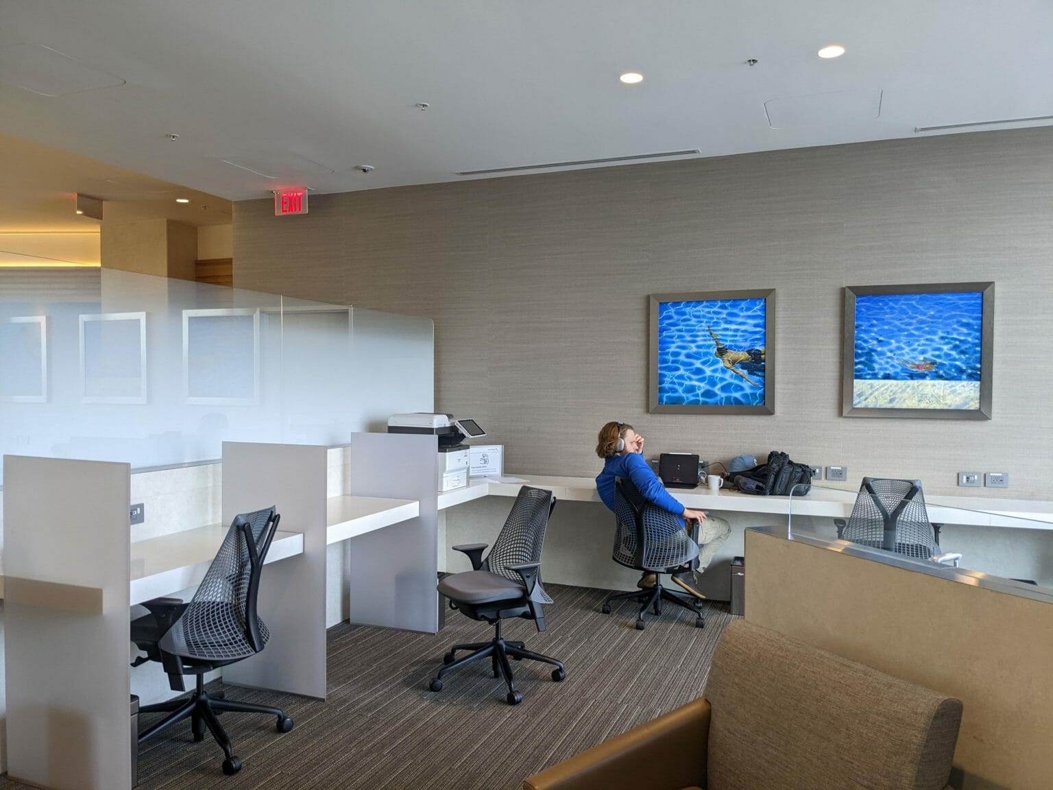 Review: American Airlines Flagship Lounge Miami - Travel Codex