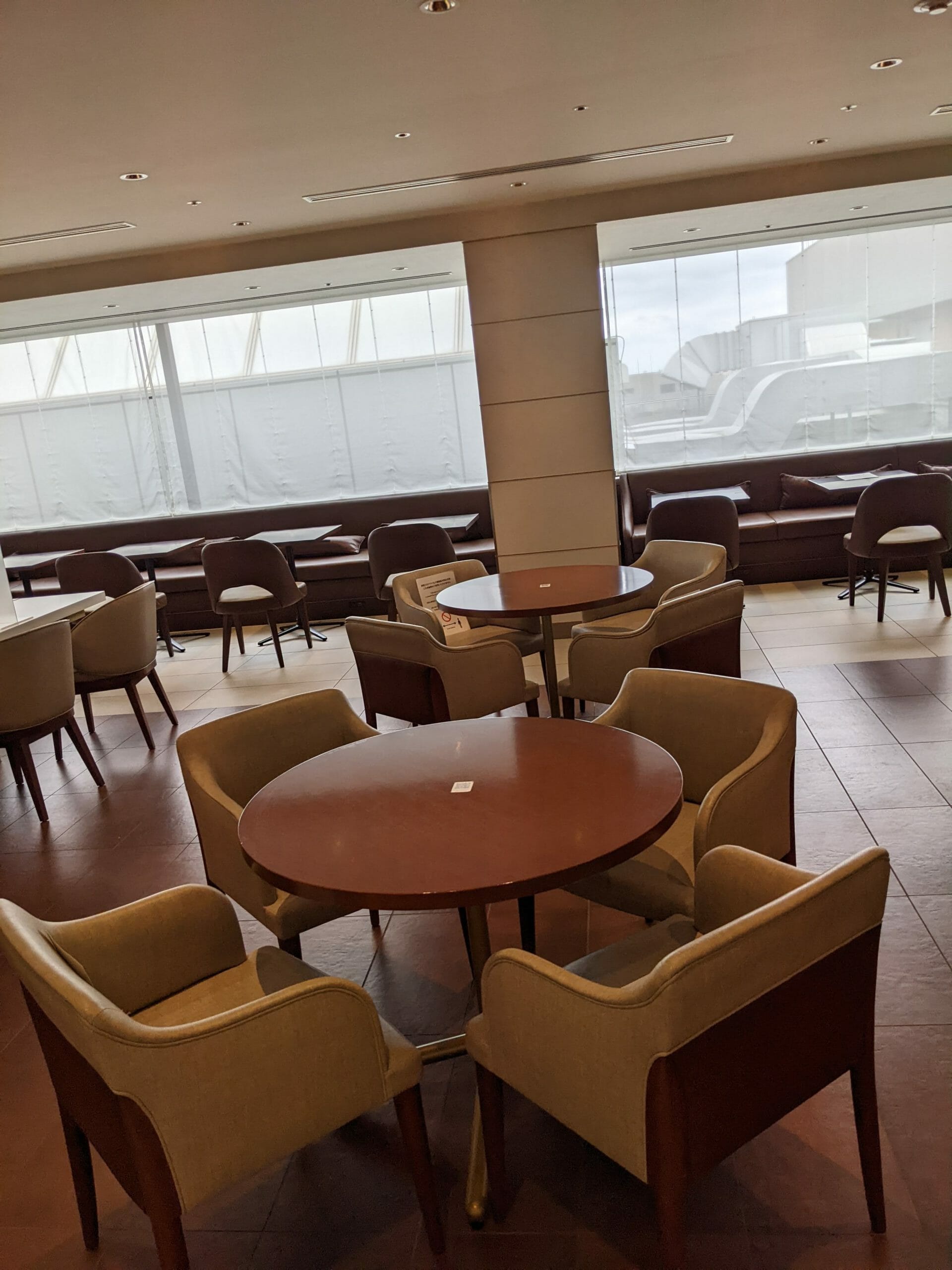 Review: JAL First Class Lounge Tokyo Narita - Travel Codex