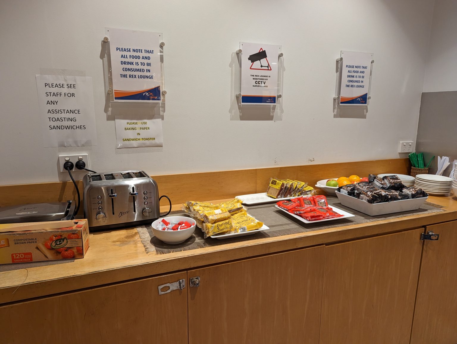 Review: REX Lounge Sydney - Travel Codex