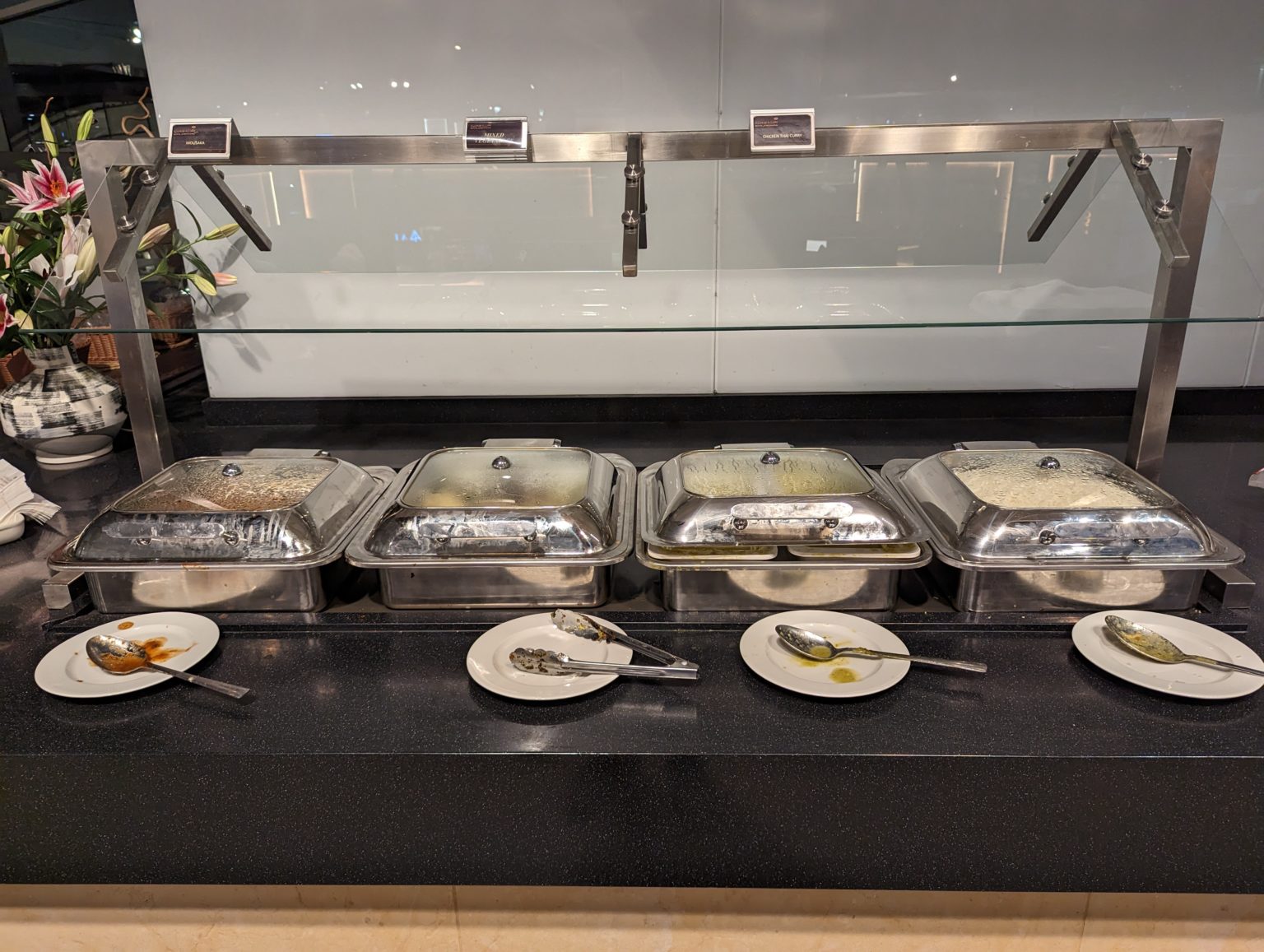 Review: Royal Jordanian Crown Lounge - Travel Codex